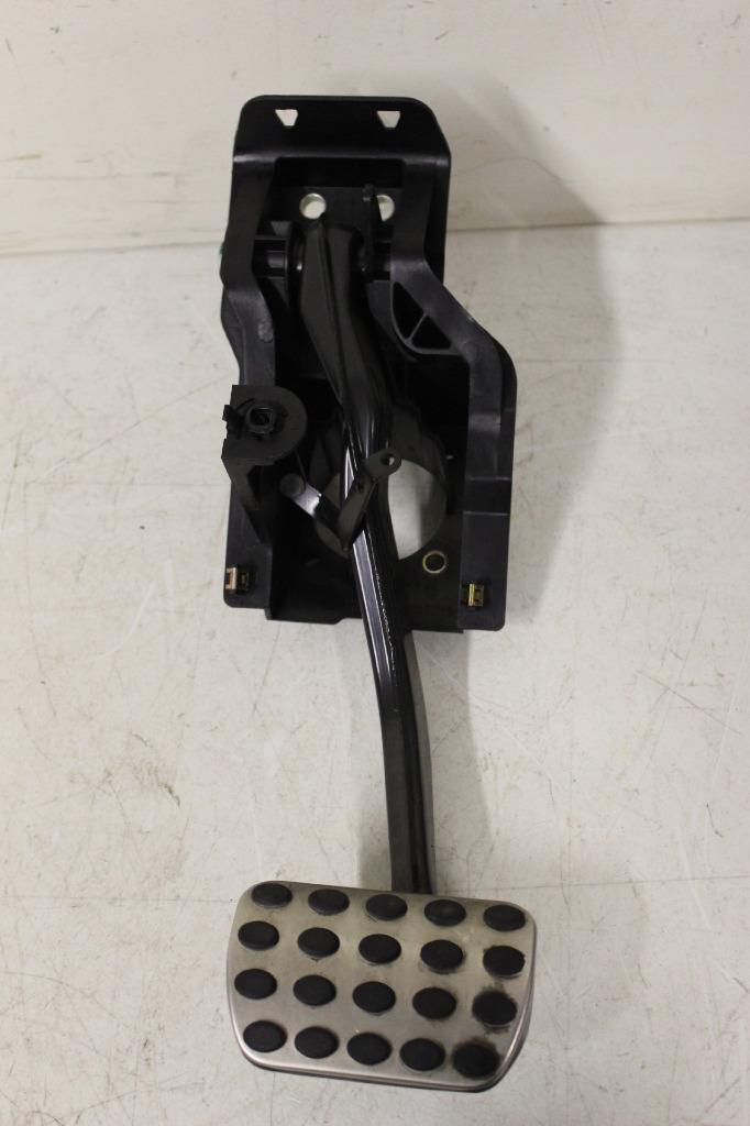 2003-2006 MERCEDES BENZ R230 SL500 SL600 BRAKE PEDAL ASSEMBLY