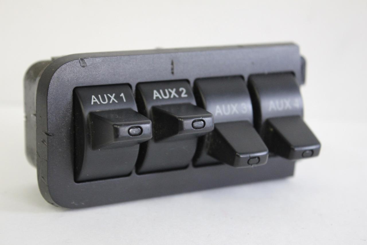 2005-2007 FORD F250 F350 SUPER DUTY AUXILIARY UPFITTER SWITCHES 5C3T-1