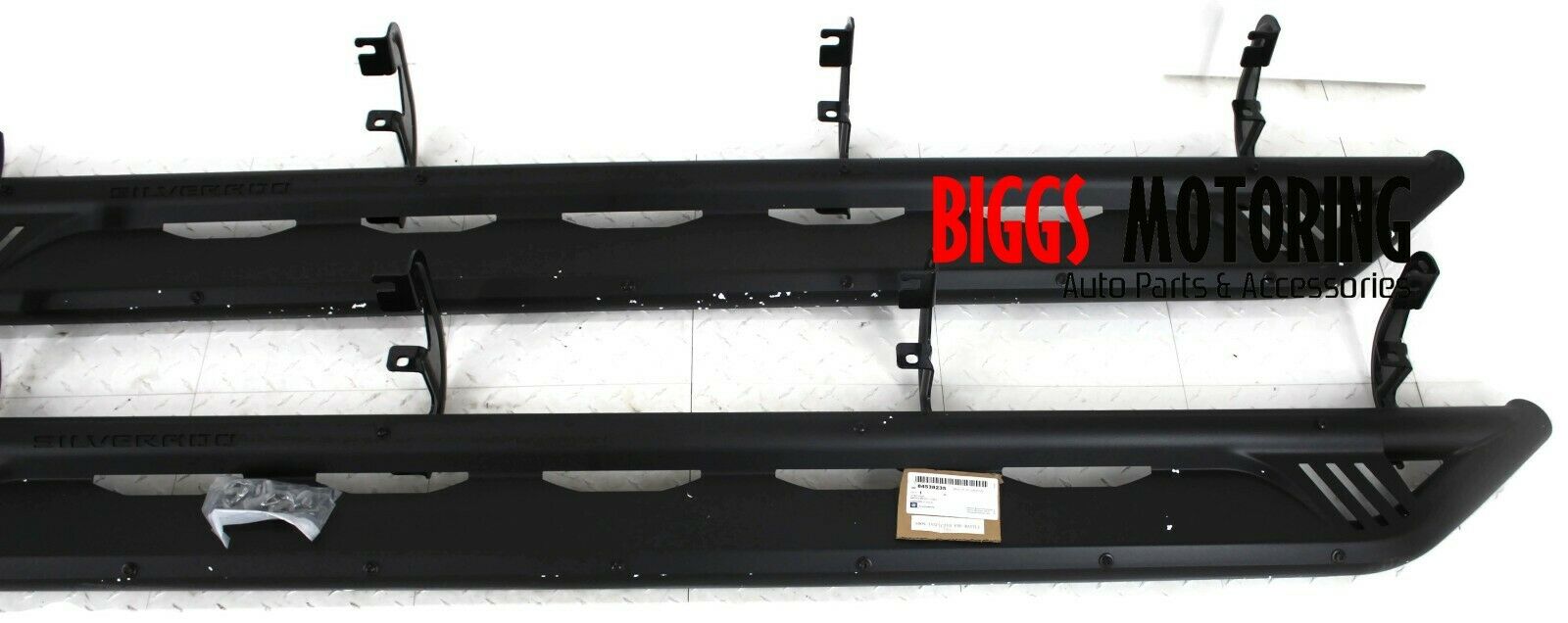 2018-2019 Chevy Silverado sierra CREW CAB 1500 Steps Assist Running Bo