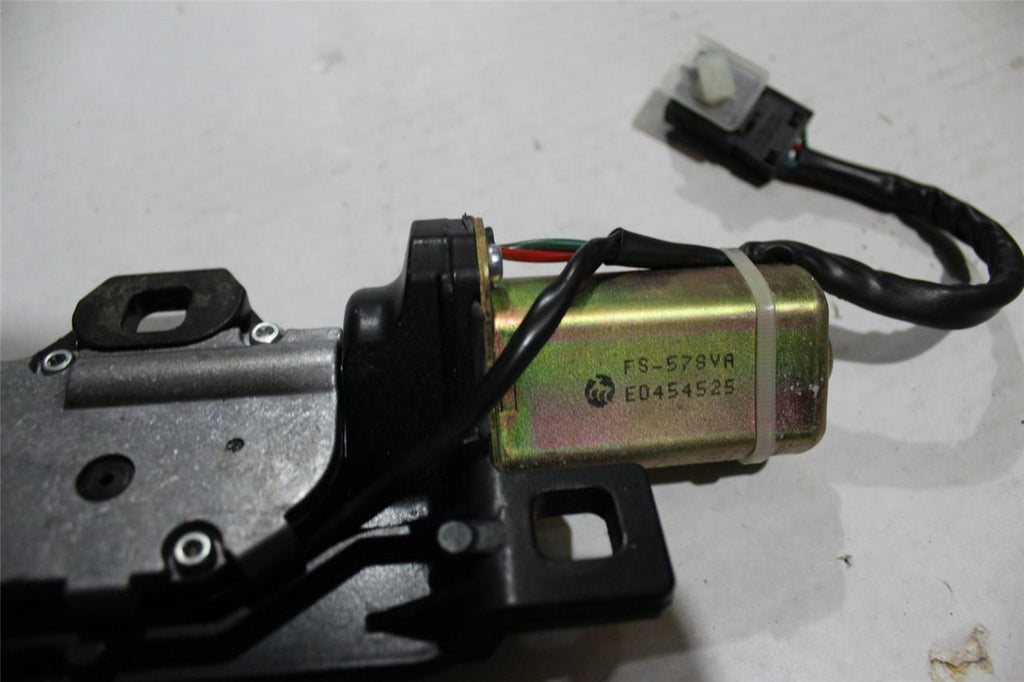 BMW E65 E66 745I REAR CENTER MIDDLE TRUNK LID LATCH LOCK MOTOR MODULE